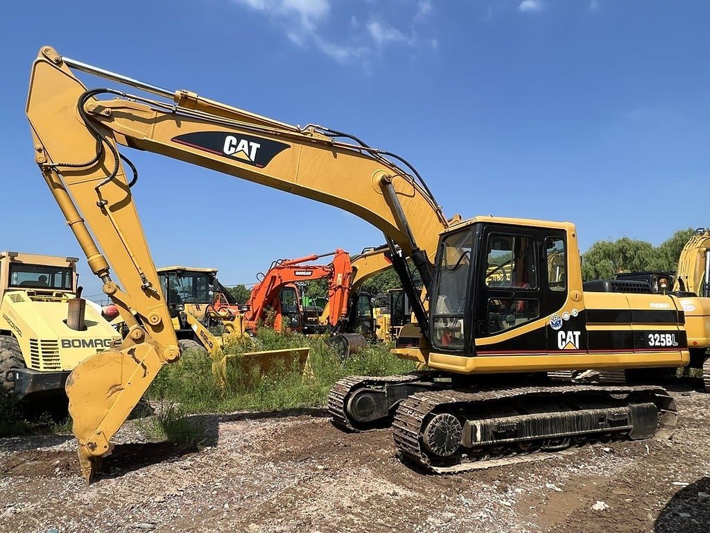 How Do Excavator Controls Enhance Efficiency In Construction