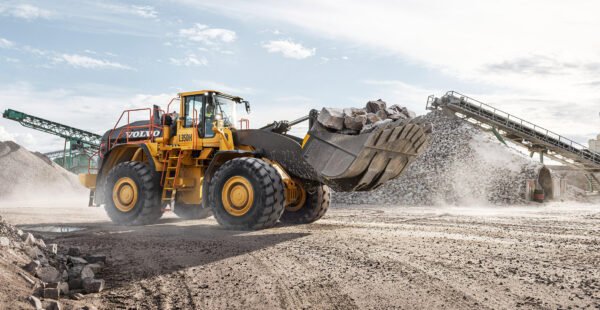 What Are The Top 10 Biggest Loader In The World