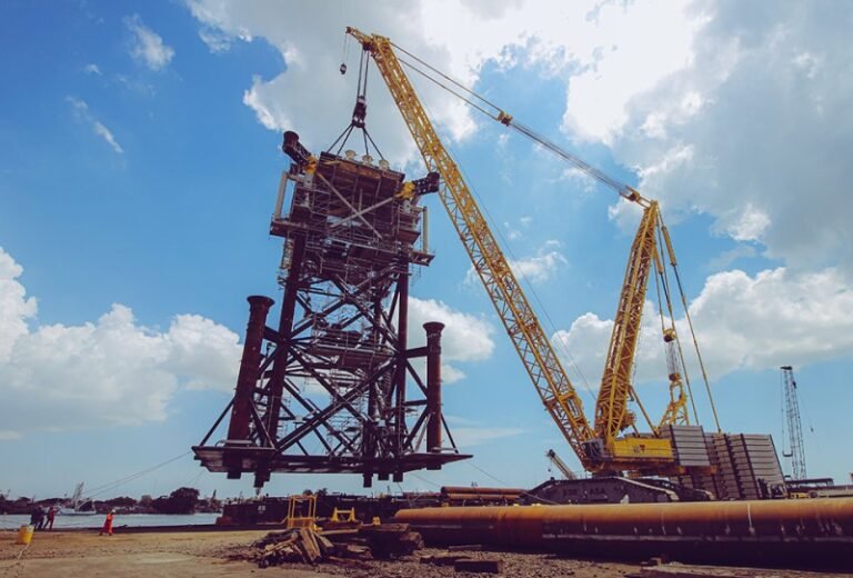 Top 5 Biggest Crane In The World